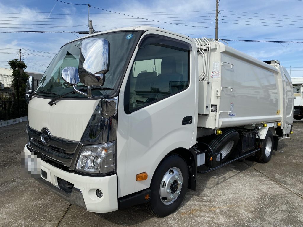 3 tons 7.4㎥ Press-type garbage truck (Hino R1) New old vehicle – Zmc JAPAN